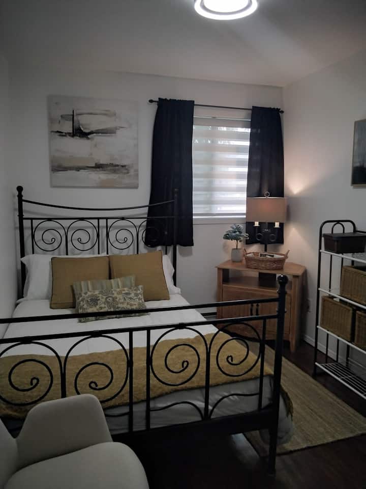 Bright & Sunny 1 Bedroom - Comox