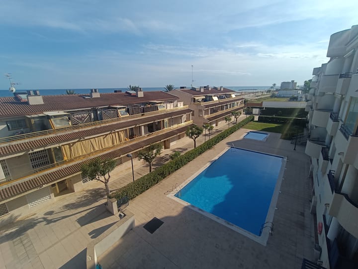Bonito Atico Con Vistas Al Mar Y Piscina - Cunit