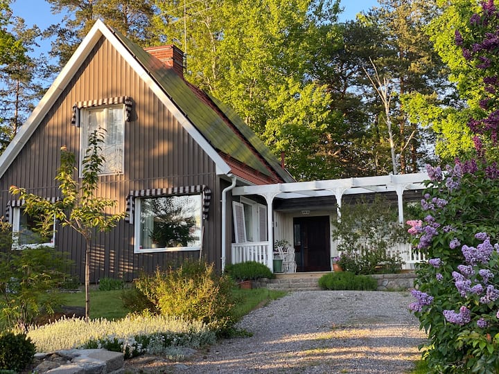 Familjevänligt Hus I Hägersten Nära Tunnelbanan - Estocolmo