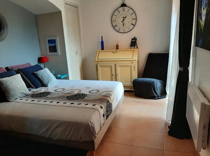 Agréable Suite Indépendante Avec Terrasse Et Spa - Fréjus