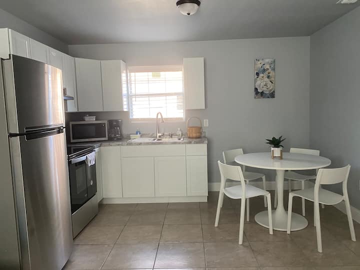 Lovely Condominium, One Bedroom Unit, Brand New. - Eagle Pass, TX