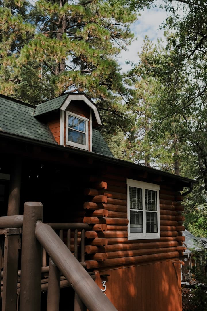The Lightning Lodge In Running Springs - Running Springs, CA