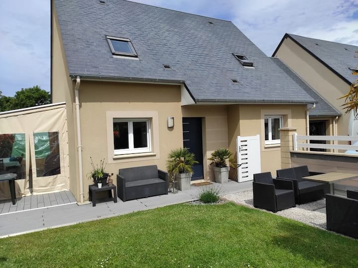 Une Maison Accueillante à Proximité De La Mer! - Lion-sur-Mer