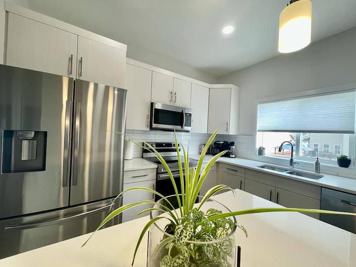 New 2 Bedroom Home With Parking Close To The City - Saskatoon