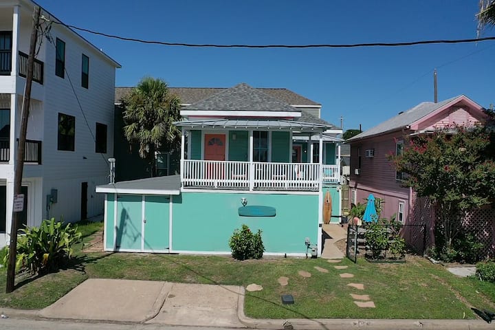 Pelican Paradise! Walk To Beach! 12 Pm Checkout! - Texas