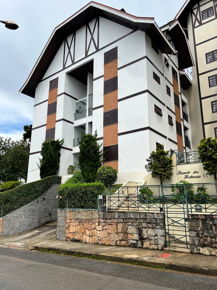 Apartamento No Centro Do Capivari - Campos do Jordão