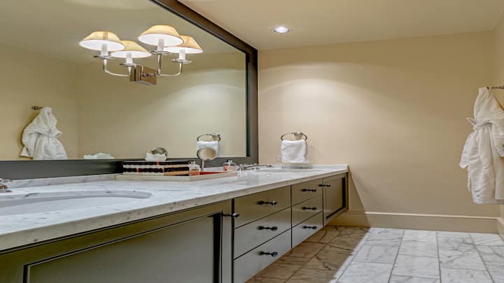 6 Bdrm 6 Bath, West End Aspen Condo - Aspen