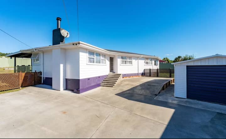 Homely Warm 4 Bedroom With Outdoor/indoor Flow. - Taumarunui