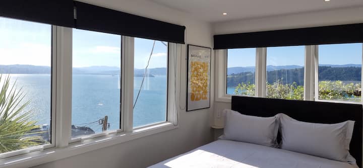 Modern Studio With Stunning Harbour Views - New Zealand