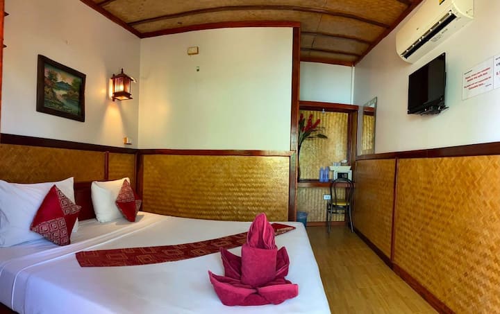 Budget-friendly Phi Phi Backpacker W/ Pool! - Ko Phi Phi Don