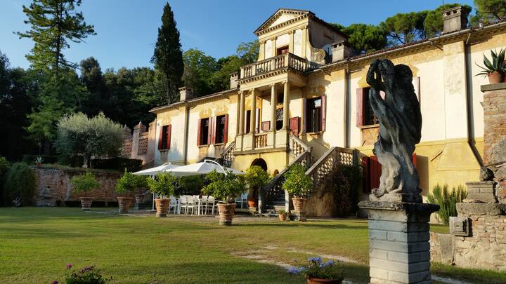 Lovely Loft In Xv Century Villa - Este