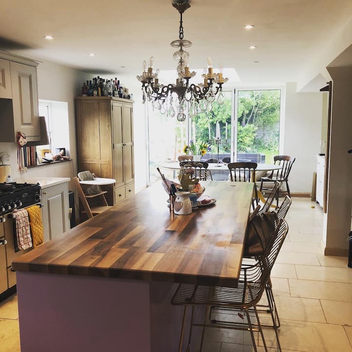 Newly Renovated Spacious 4 Bed Character Property. - Tewkesbury
