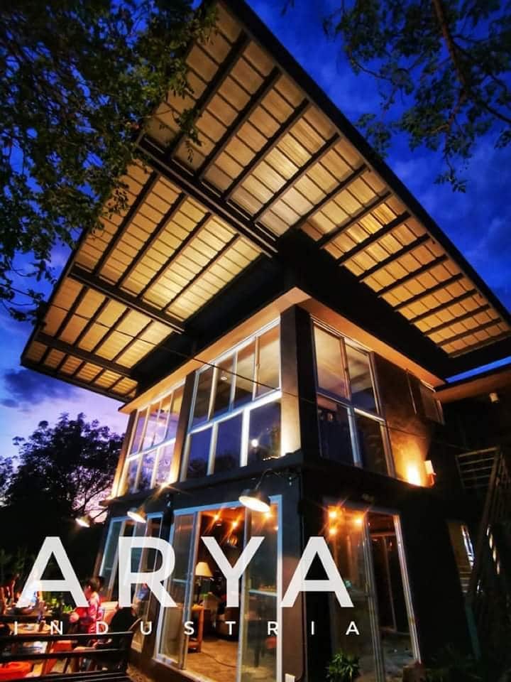 Industrial Inspired Villa With A Private Pool - Dagupan