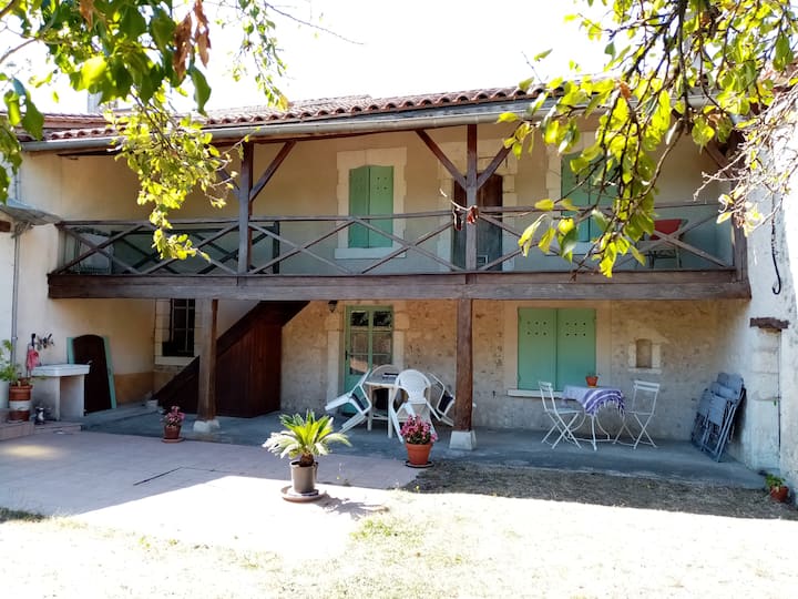 Cottage Chaleureux Dans Petit Hameau Tranquille - Ribérac