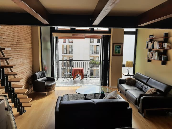 Centrally Located Designer Home For Long Term - Valencia