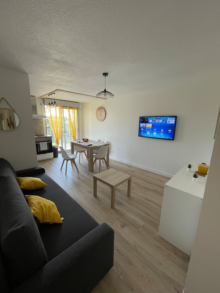 Le Colisée Proche Port Et Plage (Parking Privé) - Vias