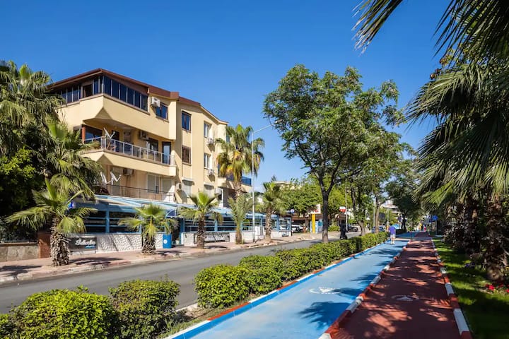 Large Duplex Apartment With Sea View - Aéroport d'Antalya (AYT)