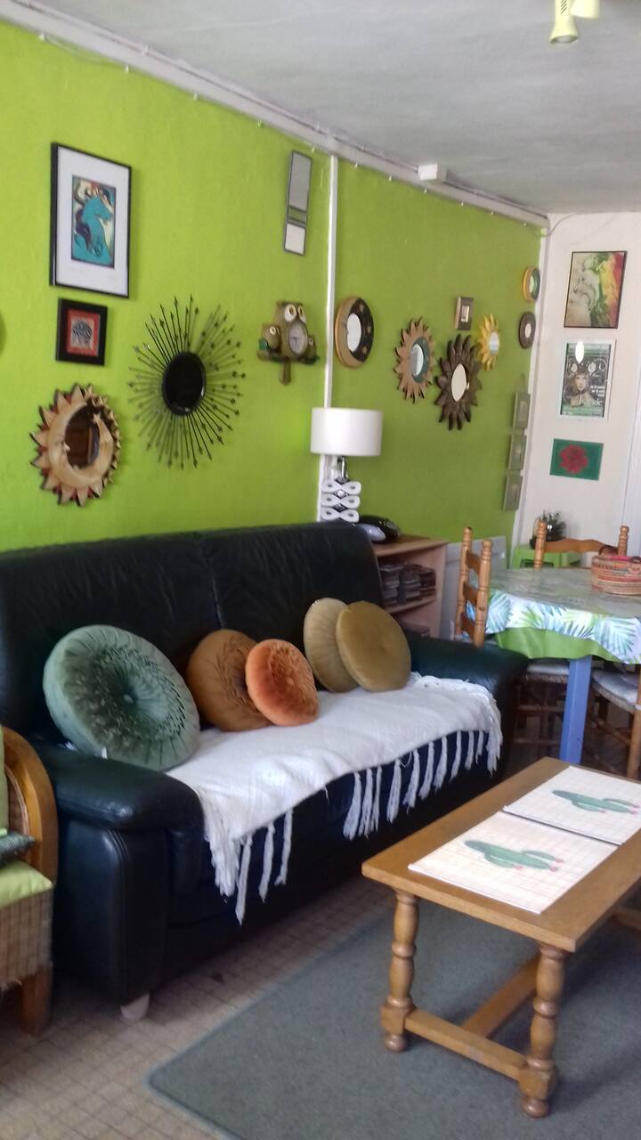 Chambre Privé Dans Une Maison Charmant. - Montmorillon