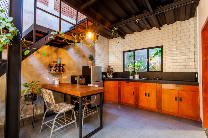 Modern 1 Bedroom Loft-style Villa - Kuta