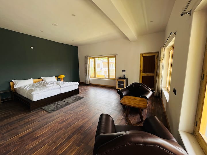 The Panoramic Space.
Wide Angle(0.5x) We Call It. - 列城