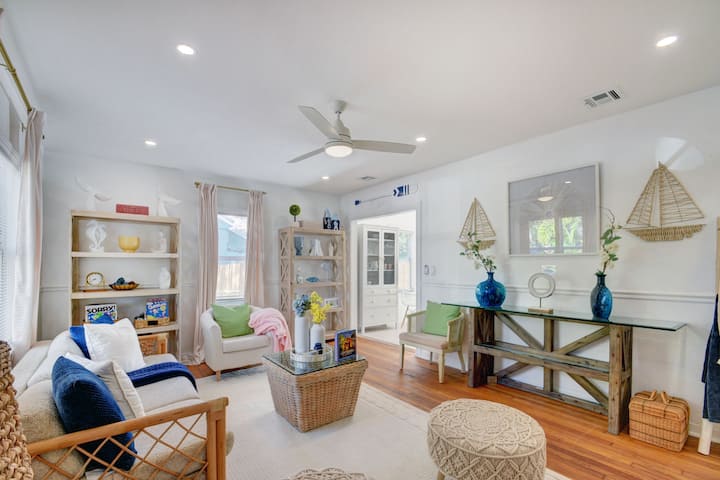 Key West Cottage Walk To The Beach! - Lake Worth, FL