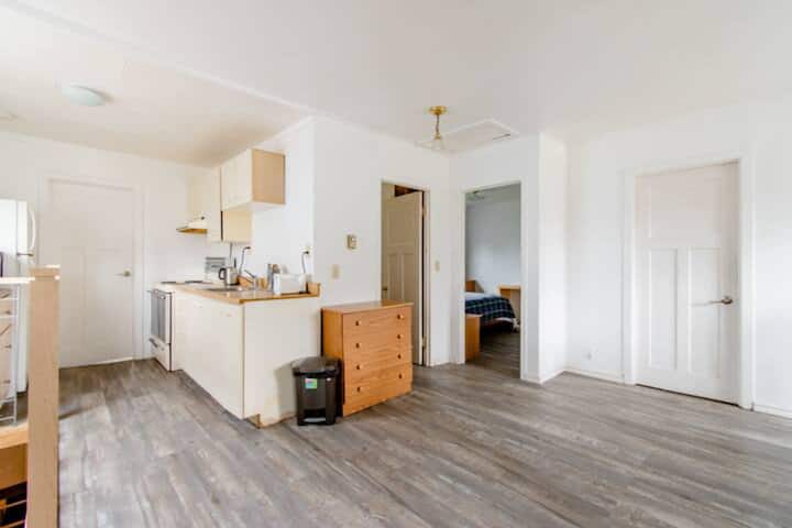 Peaceful Room In Montreal-est - Boucherville