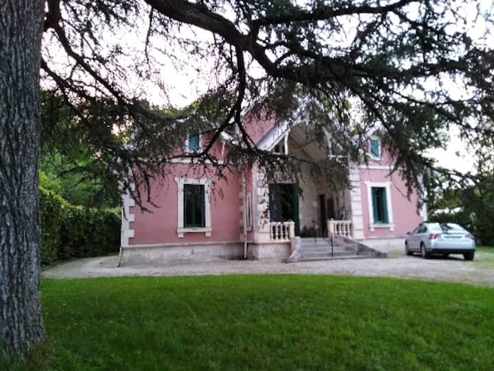 Villa Proche De Cognac Et Saintes, 42mn Des Plages - Charente-Maritime