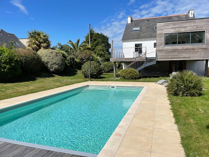 Villa Classée Avec Piscine Chauffée, La Mer à Pied - Névez