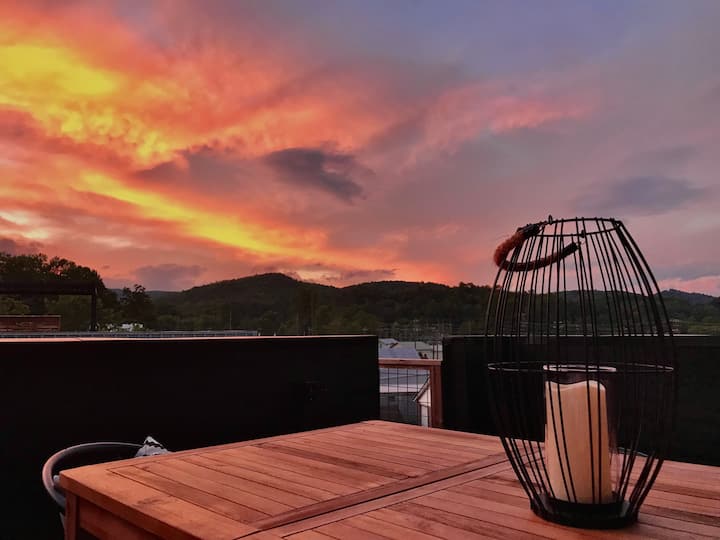 Lumberyard Rooftop Retreat - Brevard, NC