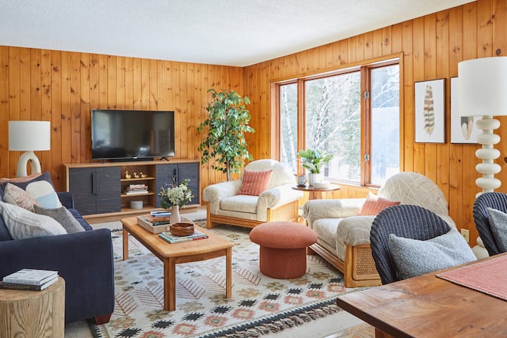 Cheerful Designer Getaway In Lutsen - Lutsen, MN