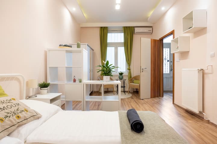 Centrally Located But Quiet Apartment With Aircon - Budapest