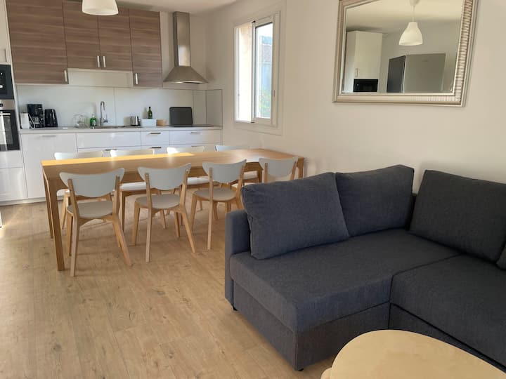 Grand Appartement Climatisé, Balcon Et Parking - La Favière