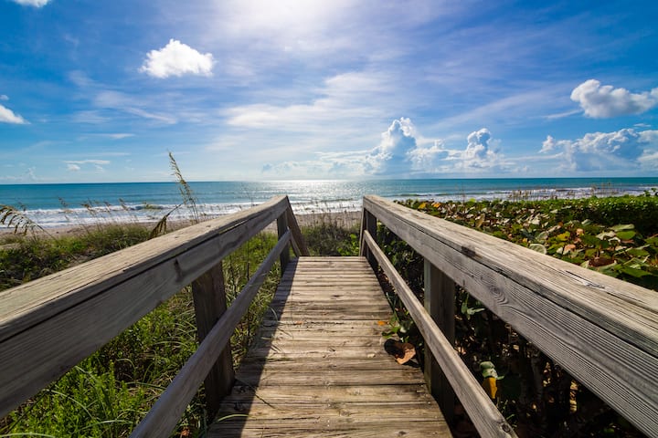 Deeded Beach Access; On A1a; Single Fam Home! - Melbourne Beach, FL