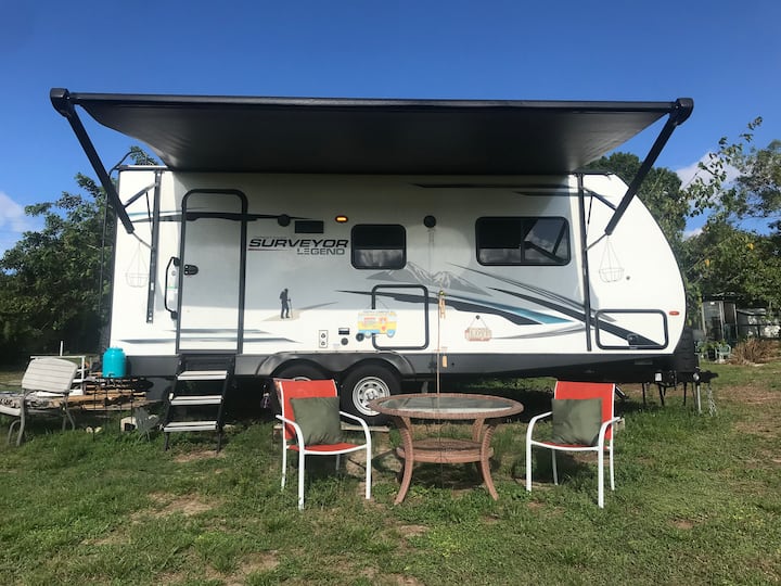 El Viajero 1-bedroom Camper/with Patio Lake View - Lake Wales, FL