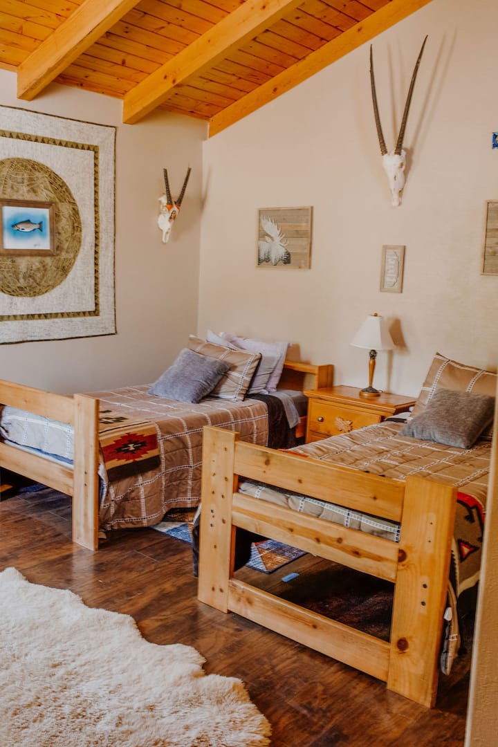 Cozy Mountain Duplex Cabin At The Ranch Retreat - Torrance County