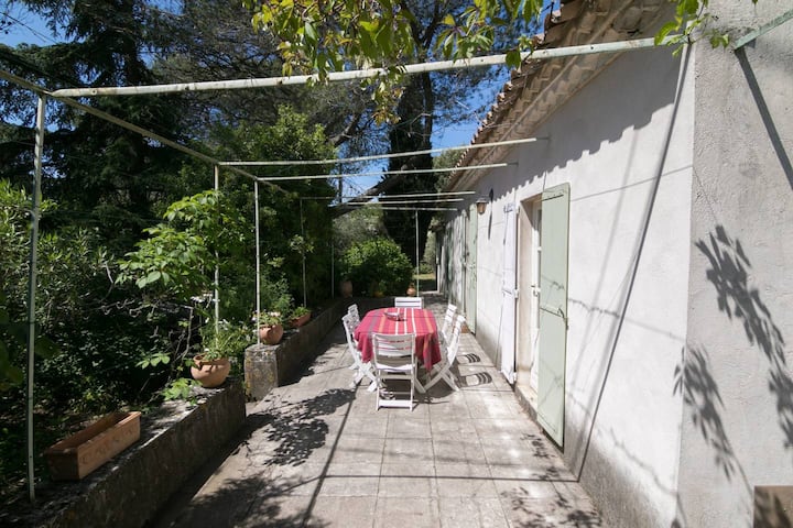 Mazet Avec Jardin Proche Du Centre Ville - Nîmes