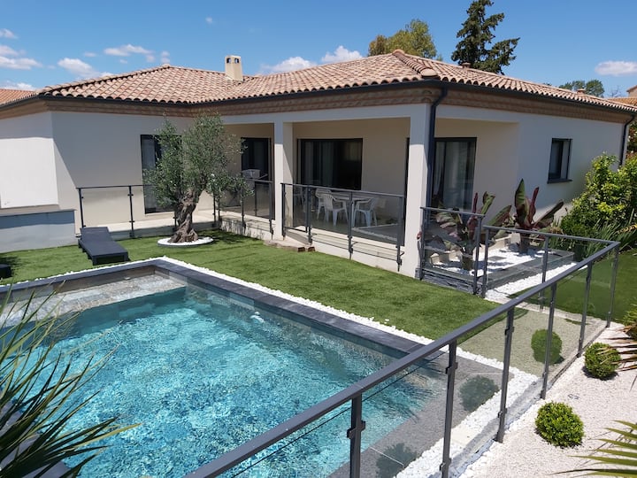 Villa Aurélia - Piscine
10 Pers-10 Mn Des Plages - Hérault