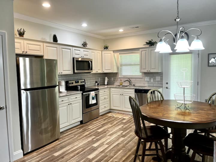 Near Cades, Pool Lower Level, Peaceful Spot, Nice! - Townsend, TN