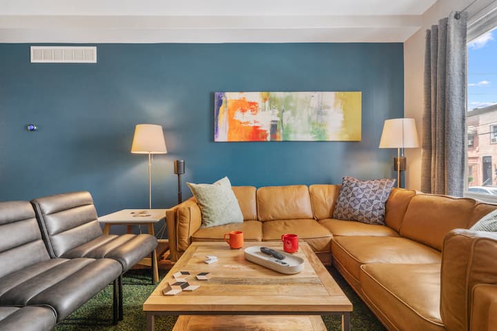 Large 4b Home/ Rooftop Patio With City Views / Gym - Philadelphia, PA