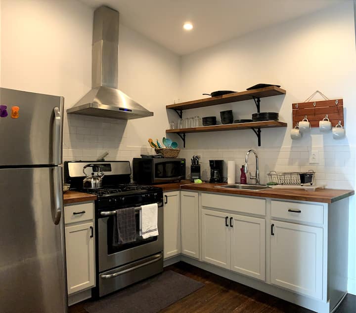 Quiet 2br Apt W/ Backyard - Downtown Troy/albany - Troy, NY