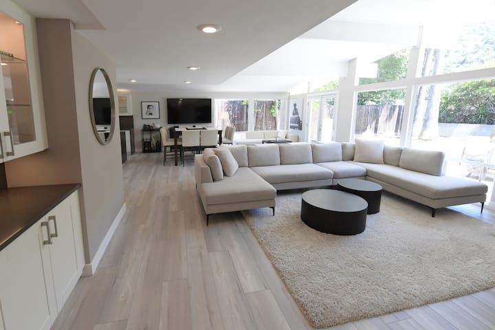 Best Burbank Home & Area (30 Day Minimum Rental) - Burbank, CA