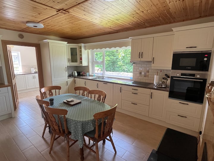 Country Farmhouse - Leitrim Village
