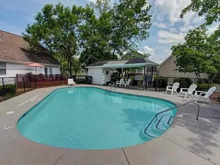 Cozy Creek - Pigeon Forge, TN