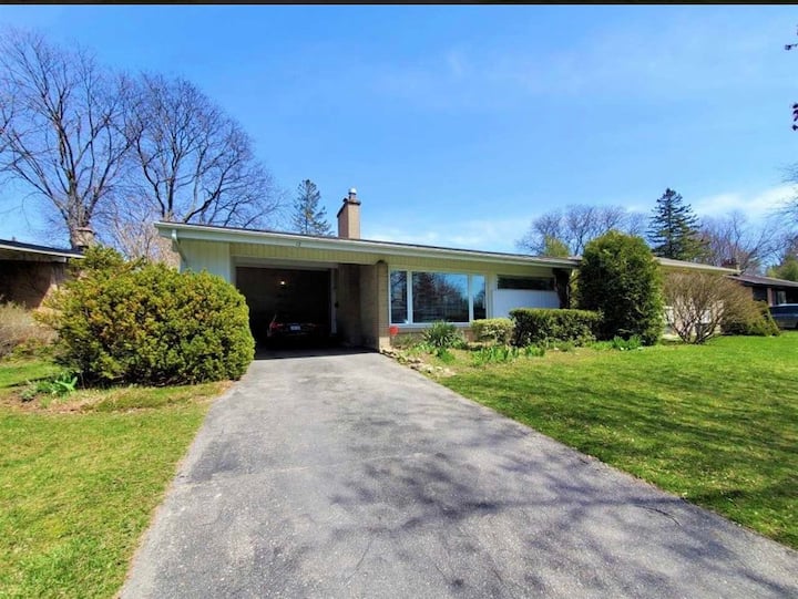 Beautiful House 4 Bedroom+1 Excellent Location - Toronto