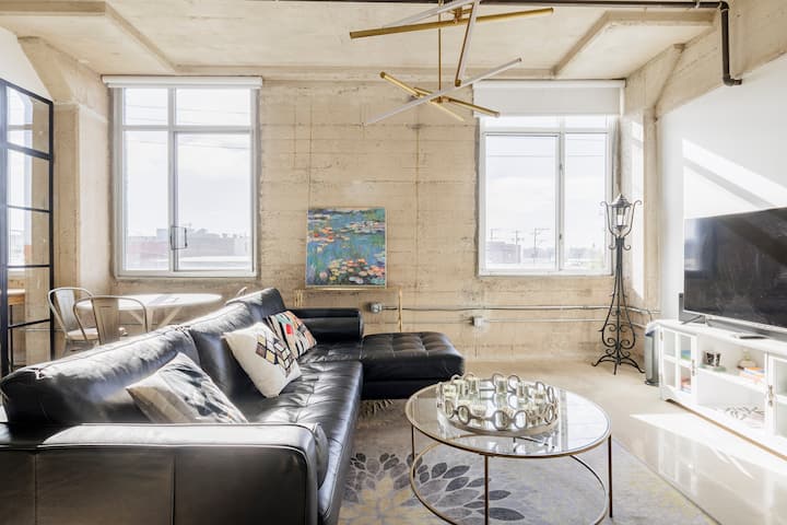 Modern 2-bedroom Arts District’s Loft With Hot-tub - Silver Lake, CA