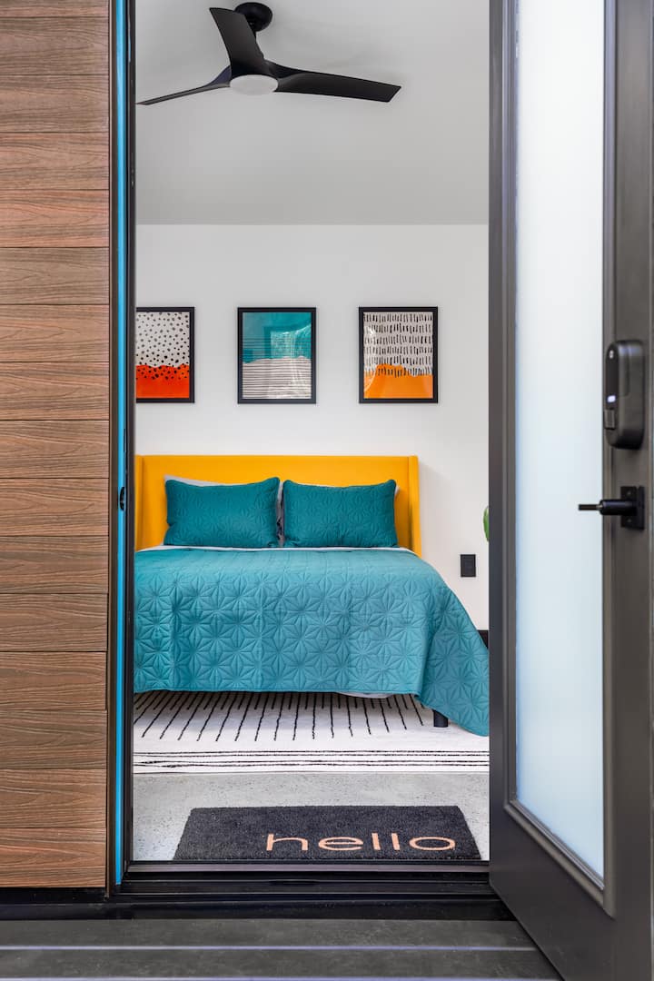 Modern Guesthouse Close To Downtown - Tampa, FL