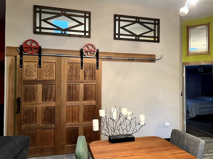 5th Ave Pond Side Retreat - Longmont