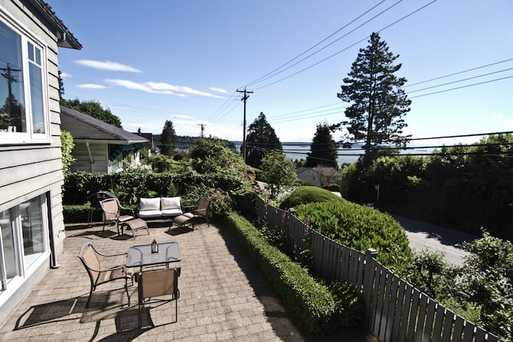 3bdrm Private Suite Minutes From Ambelside Beach! - Horseshoe Bay