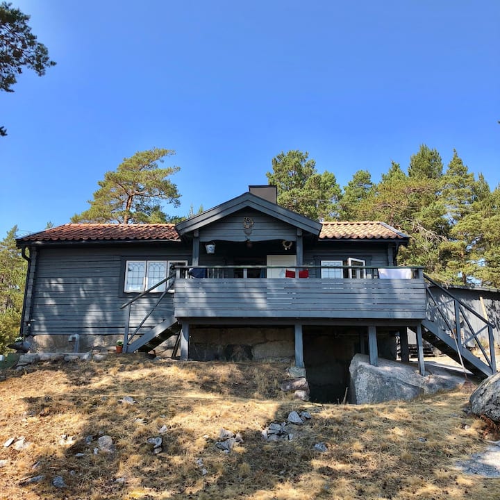 Skärgårdsidyll På ö I Stockholms Skärgård - Sandhamn