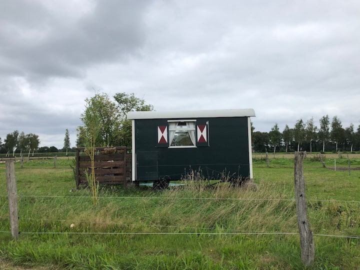 Pipowagen Anna Midden In Het Weiland - Apeldoorn